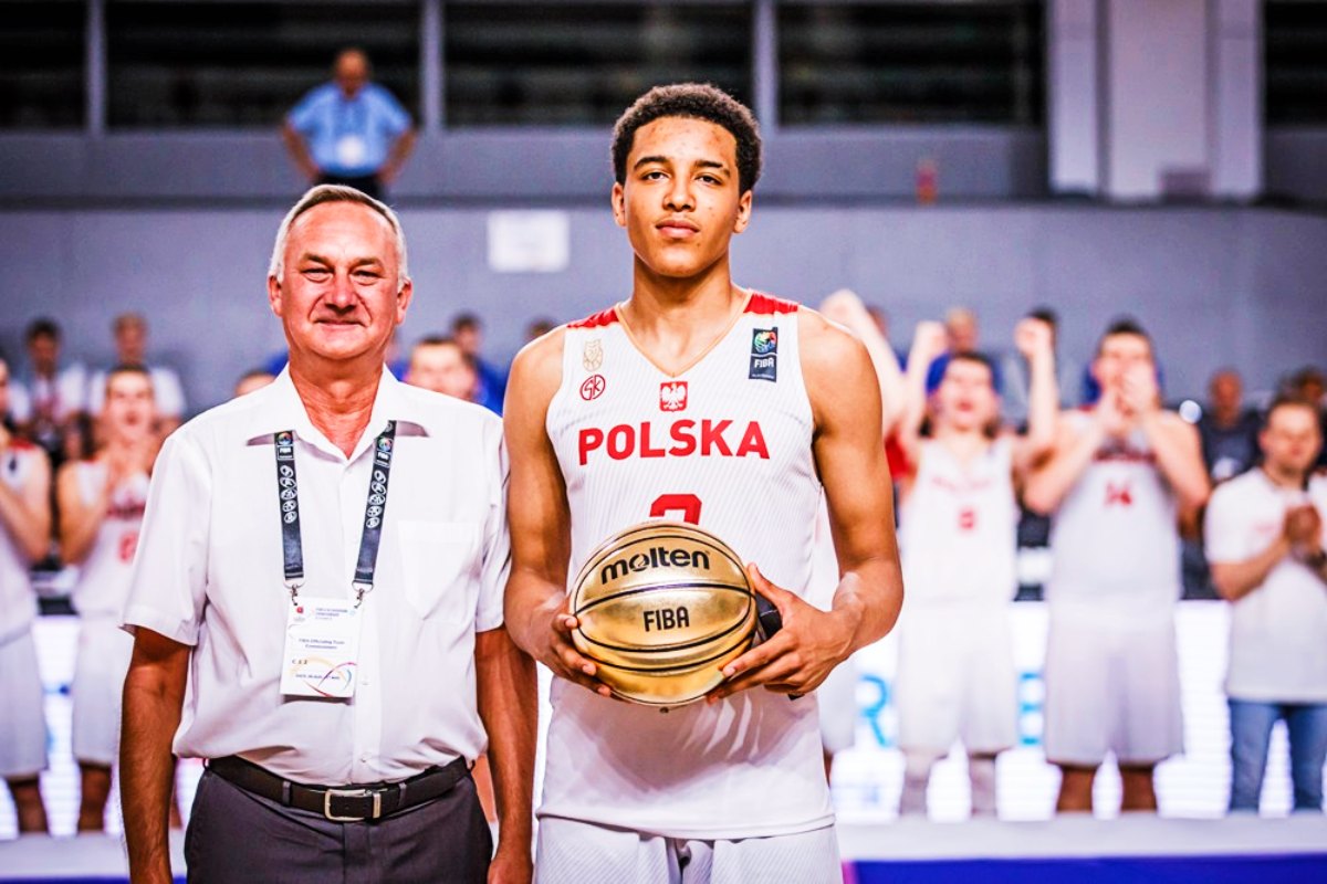 Kolejny Polak zagra w najlepszej koszykarskiej lidze świata. Ma na imię ...
