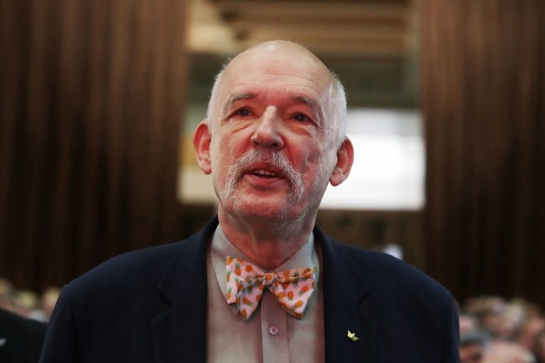 Korwin-Mikke uderza w Czarnka. "Jak państwo się do czegoś weźmie – to ...