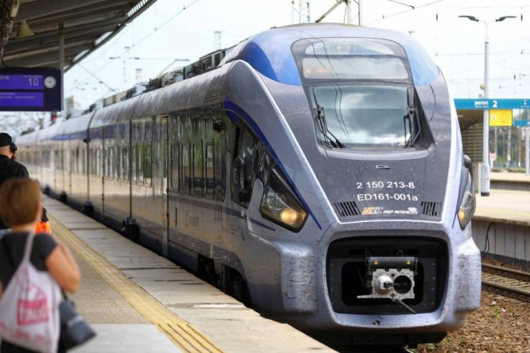 Moskwa zadowolona z ataku hakerów na polskie koleje. Kolejny incydent w ...