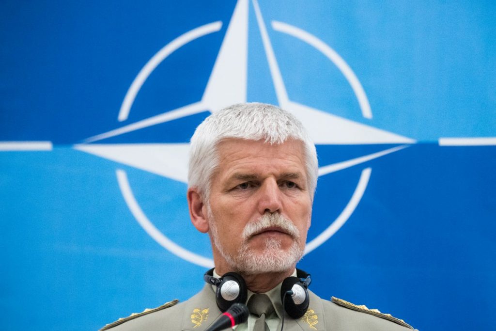 Emerytowany generał i były członek partii komunistycznej. Kim jest nowy ...