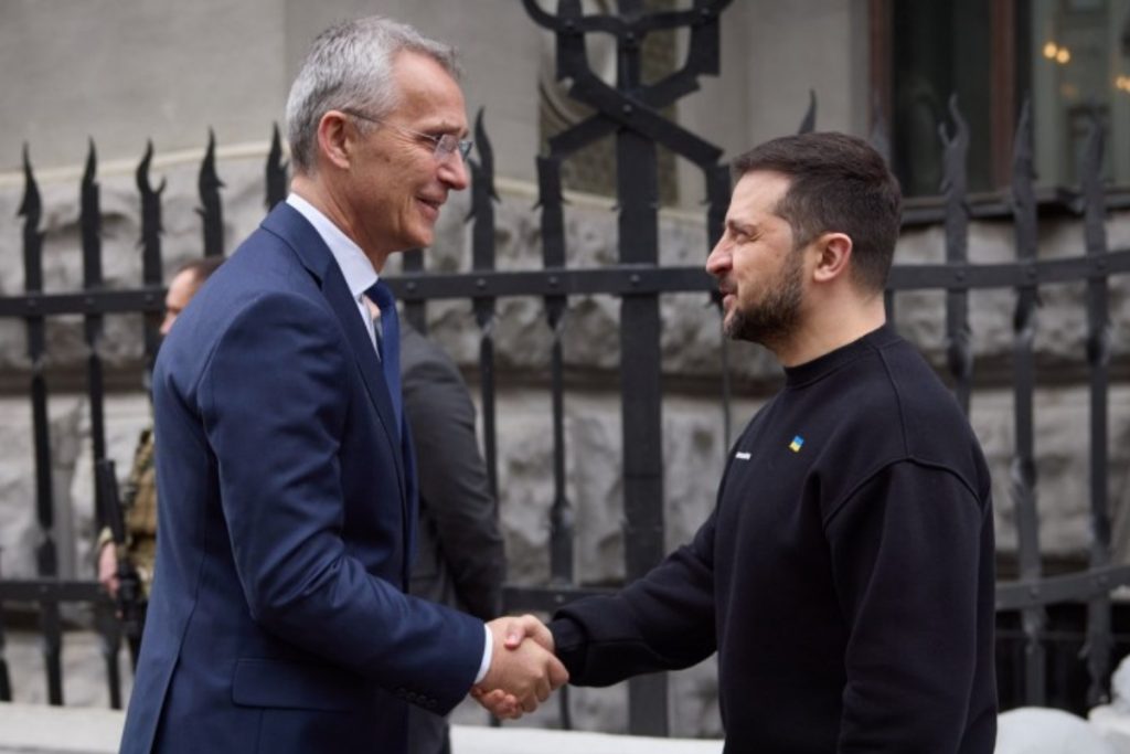 Stoltenberg ogłasza nową formę współpracy NATO z Ukrainą - NCZAS.COM