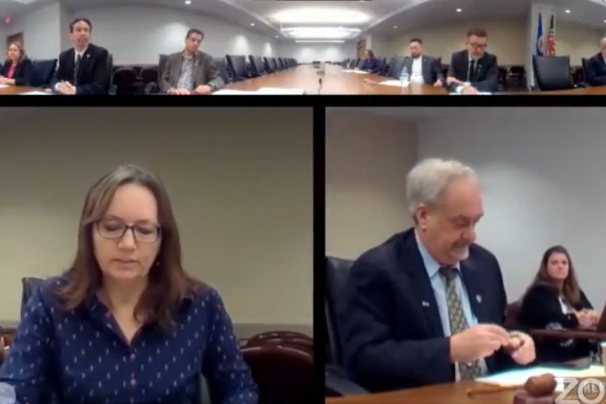 HIT INTERNETU! Senator pokazał się TAK podczas głosowania [VIDEO ...