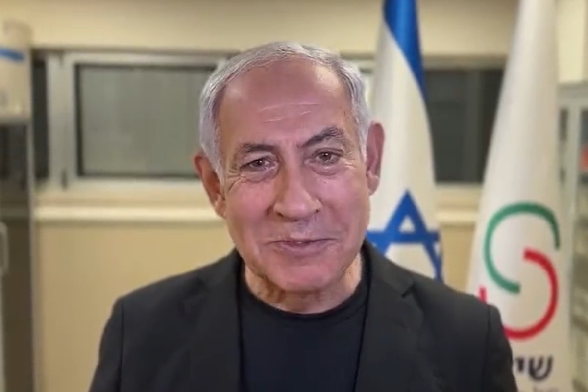 Premierowi Izraela wszczepiono rozrusznik serca. "Oczekuje się, że ...