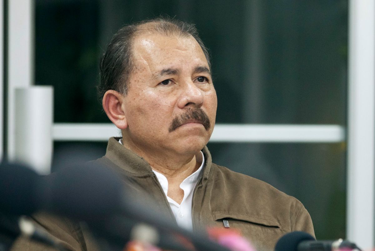 Udali się na spotkanie z papieżem. Prezydent zabronił duchownym powrotu ...